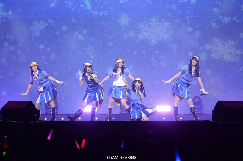 BNK48 + CGM48 ควงแขนรุ่นพี่ AKB48 โชว์ความสนุกบนเวที AKB48 Group CIRCLE JAM 2023 - The Reporters