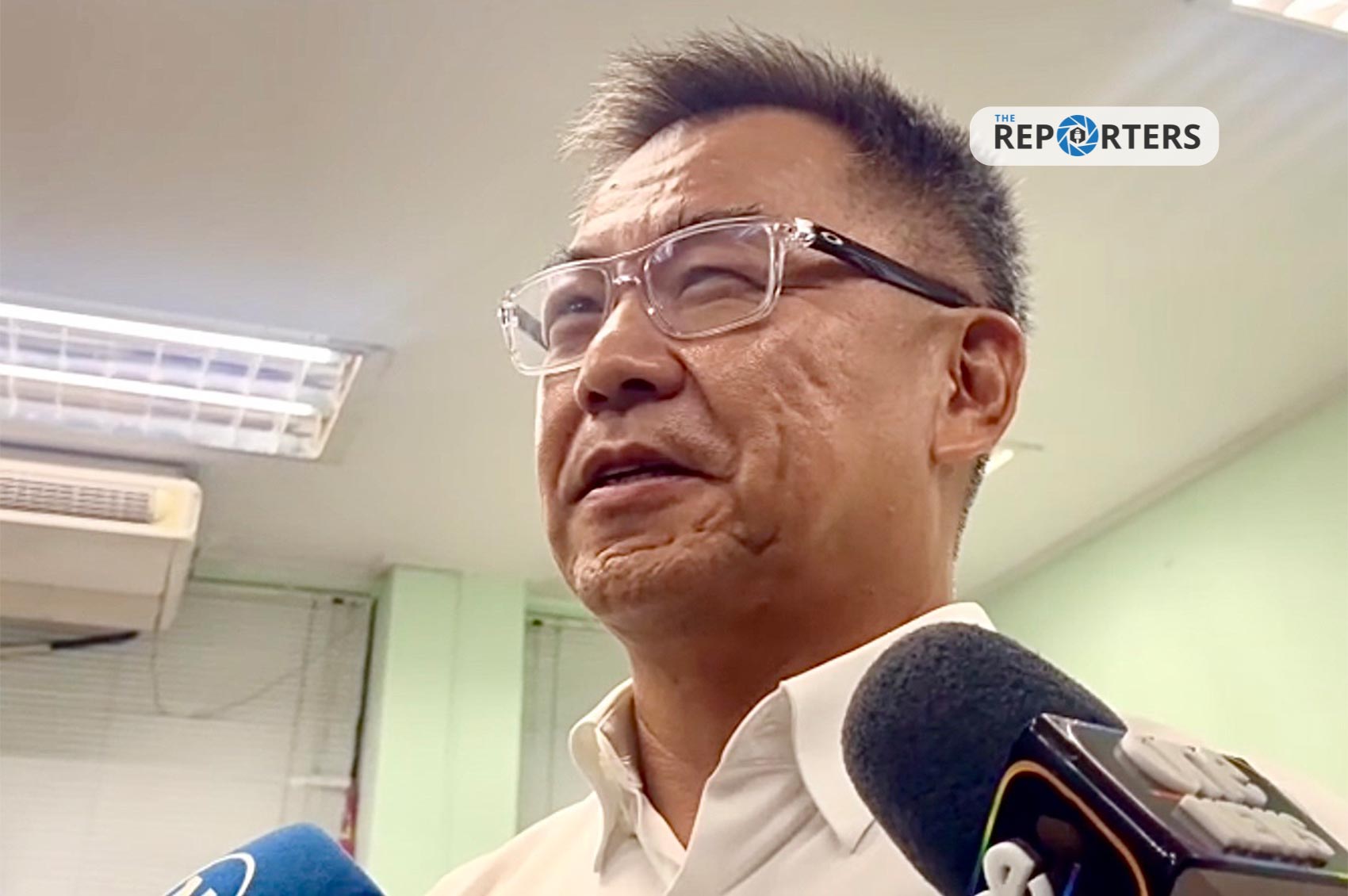 2 ผู้ต้องหาคดีตึก สตง.ถล่ม เข้ามอบตัว - รับ ทำแค่งานระบบไฟฟ้า-ประปา ไม่เกี่ยวงานโครงสร้าง - The ...